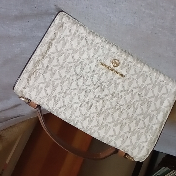 Michael Kors | Bags | Michael Kors Small Purse | Poshmark